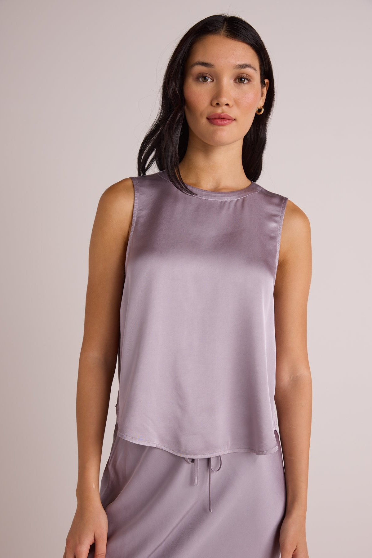 Sleeveless Crew Neck Top – Two Cumberland